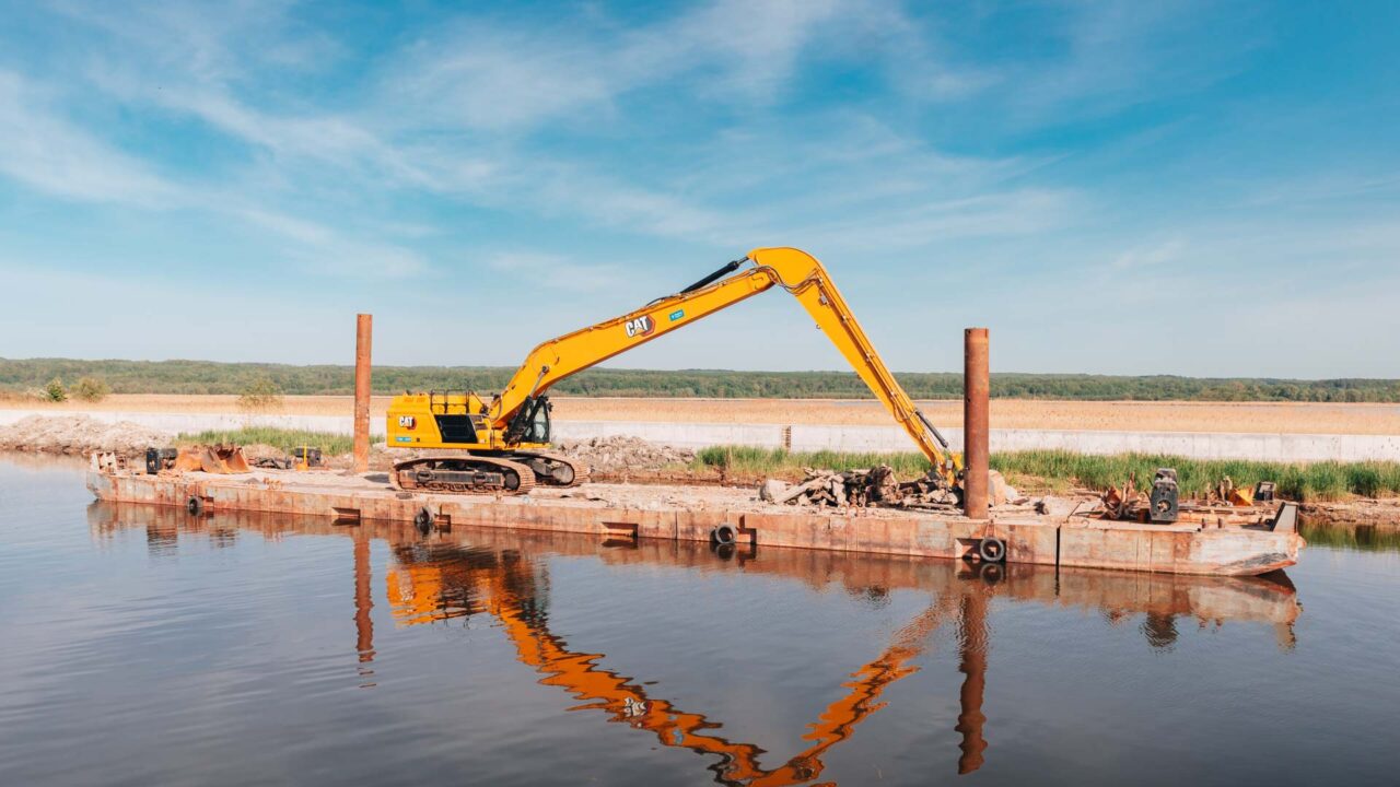 Extended Booms & Arms for Dredging Efficiency