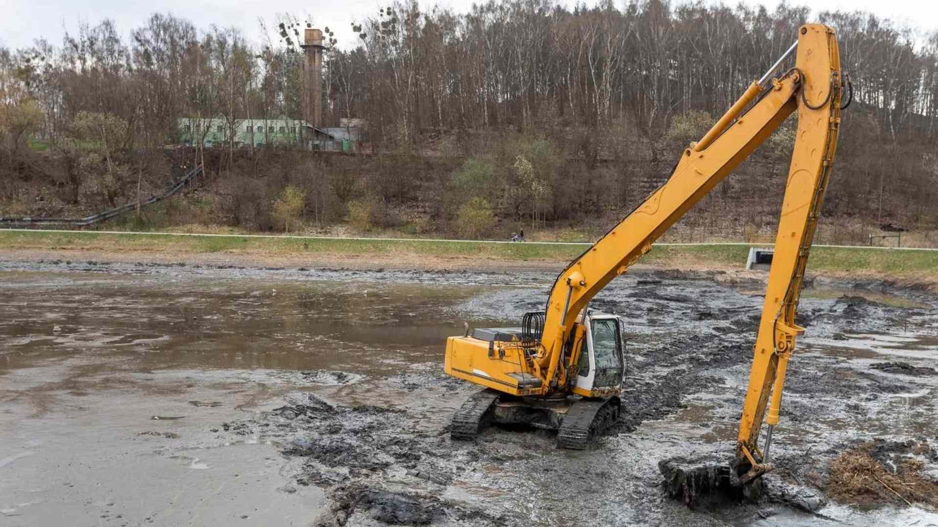 Long Reach Excavator Dredging: Applications, Benefits, and Best Practices for Coastal and Inland ...